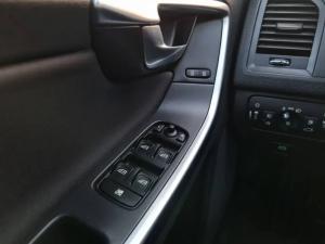 Melns Volvo XC60 2009 Jēkabpils, ar dzinēja tilpumu 2.40 L un nobraukumu 253 tūkst. km par 8900 €, foto 28 vietnē AUTOMOTO.COM.LV