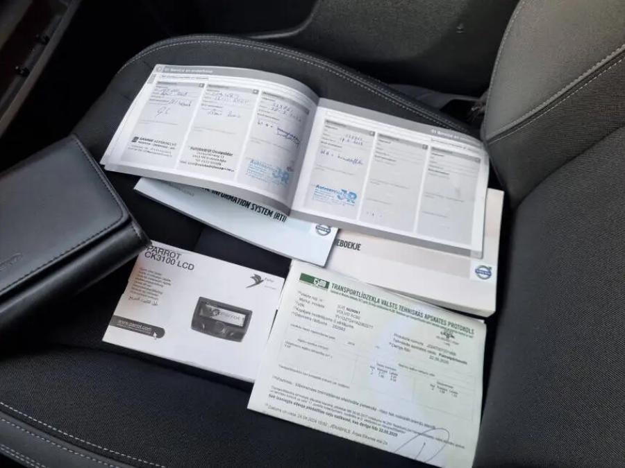 Melns Volvo XC60 2009 Jēkabpils, ar dzinēja tilpumu 2.40 L un nobraukumu 253 tūkst. km par 8900 €, foto 29 vietnē AUTOMOTO.COM.LV