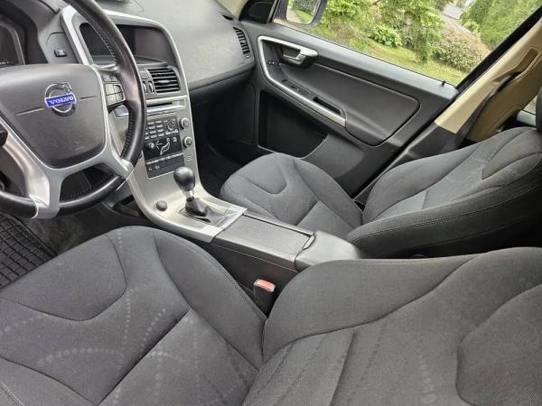 Melns Volvo XC60 2009 Jēkabpils, ar dzinēja tilpumu 2.40 L un nobraukumu 374 tūkst. km par 4990 €, foto 9 vietnē AUTOMOTO.COM.LV