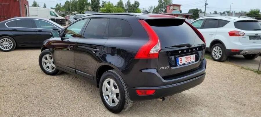 Melns Volvo XC60 2009 Rīga, ar dzinēja tilpumu 2.40 L un nobraukumu 242 tūkst. km par 9990 €, foto 4 vietnē AUTOMOTO.COM.LV