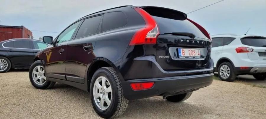 Melns Volvo XC60 2009 Rīga, ar dzinēja tilpumu 2.40 L un nobraukumu 242 tūkst. km par 9990 €, foto 5 vietnē AUTOMOTO.COM.LV