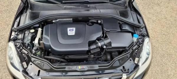 Melns Volvo XC60 2009 Rīga, ar dzinēja tilpumu 2.40 L un nobraukumu 242 tūkst. km par 9990 €, foto 6 vietnē AUTOMOTO.COM.LV