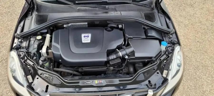 Melns Volvo XC60 2009 Rīga, ar dzinēja tilpumu 2.40 L un nobraukumu 242 tūkst. km par 9990 €, foto 7 vietnē AUTOMOTO.COM.LV