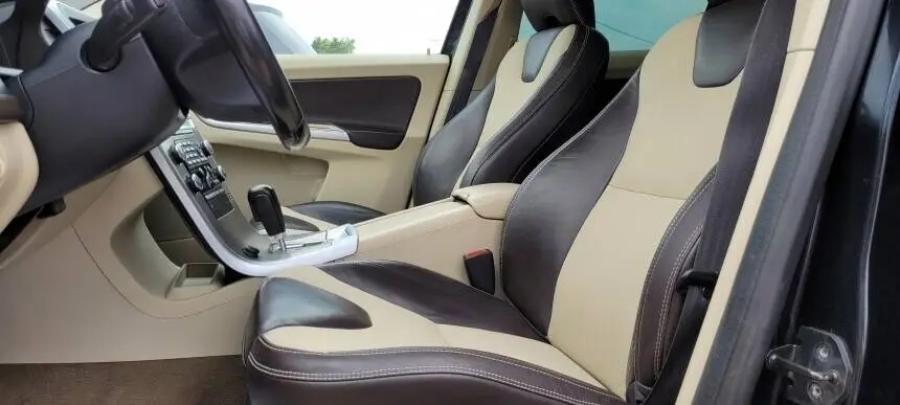 Melns Volvo XC60 2009 Rīga, ar dzinēja tilpumu 2.40 L un nobraukumu 242 tūkst. km par 9990 €, foto 13 vietnē AUTOMOTO.COM.LV