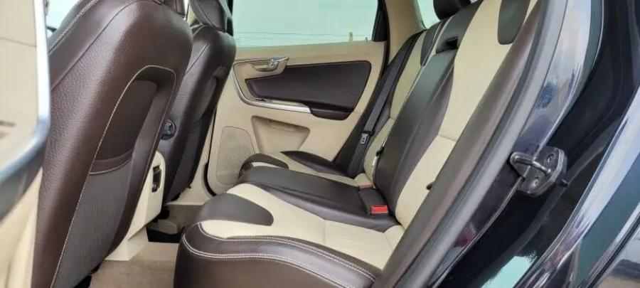 Melns Volvo XC60 2009 Rīga, ar dzinēja tilpumu 2.40 L un nobraukumu 242 tūkst. km par 9990 €, foto 21 vietnē AUTOMOTO.COM.LV