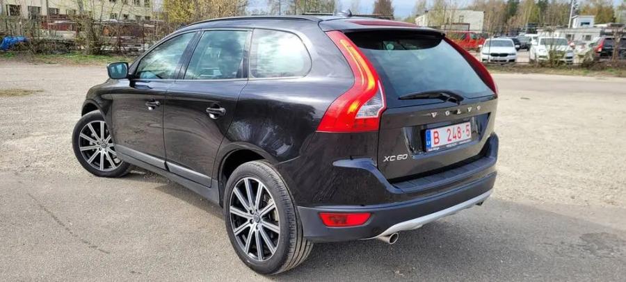 Melns Volvo XC60 2009 Rīga, ar dzinēja tilpumu 2.40 L un nobraukumu 287 tūkst. km par 9990 €, foto 4 vietnē AUTOMOTO.COM.LV