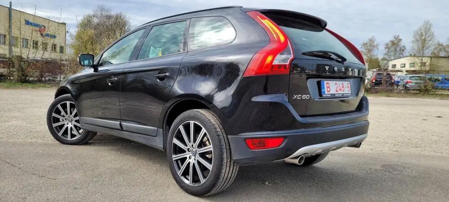 Melns Volvo XC60 2009 Rīga, ar dzinēja tilpumu 2.40 L un nobraukumu 287 tūkst. km par 9990 €, foto 5 vietnē AUTOMOTO.COM.LV