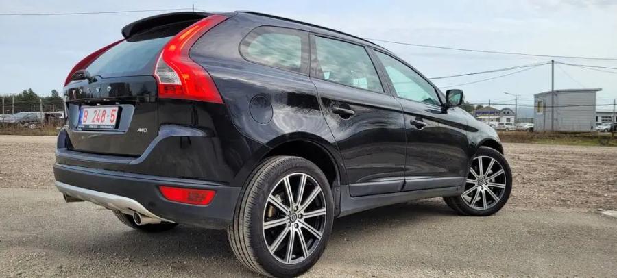 Melns Volvo XC60 2009 Rīga, ar dzinēja tilpumu 2.40 L un nobraukumu 287 tūkst. km par 9990 €, foto 9 vietnē AUTOMOTO.COM.LV