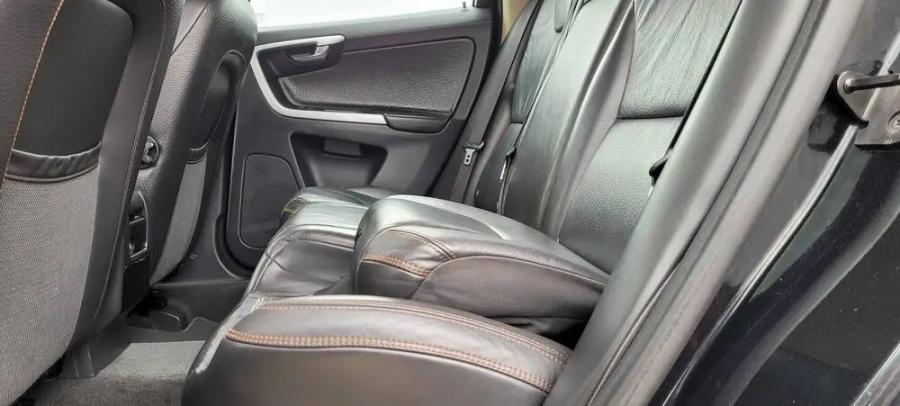 Melns Volvo XC60 2009 Rīga, ar dzinēja tilpumu 2.40 L un nobraukumu 287 tūkst. km par 9990 €, foto 18 vietnē AUTOMOTO.COM.LV