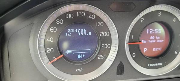 Melns Volvo XC60 2009 Rīga, ar dzinēja tilpumu 2.40 L un nobraukumu 234 tūkst. km par 10200 €, foto 5 vietnē AUTOMOTO.COM.LV