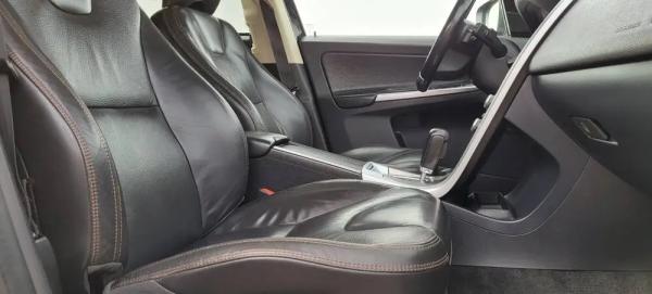 Melns Volvo XC60 2009 Rīga, ar dzinēja tilpumu 2.40 L un nobraukumu 234 tūkst. km par 10200 €, foto 10 vietnē AUTOMOTO.COM.LV