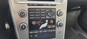 Black Volvo XC60 2009 in Riga, with an engine capacity of 2.40 L and mileage of 234 thousand km for 10200 €, photo 16 on AUTOMOTO.COM.LV