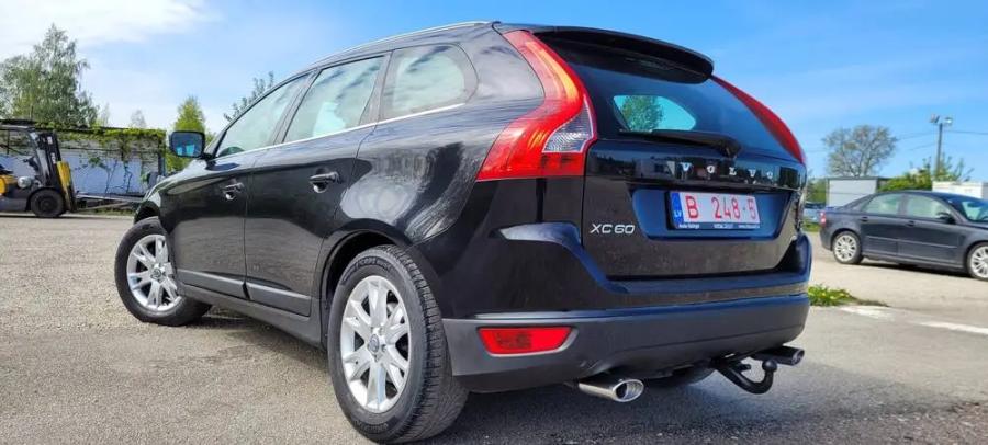 Black Volvo XC60 2009 in Riga, with an engine capacity of 2.40 L and mileage of 234 thousand km for 10200 €, photo 28 on AUTOMOTO.COM.LV