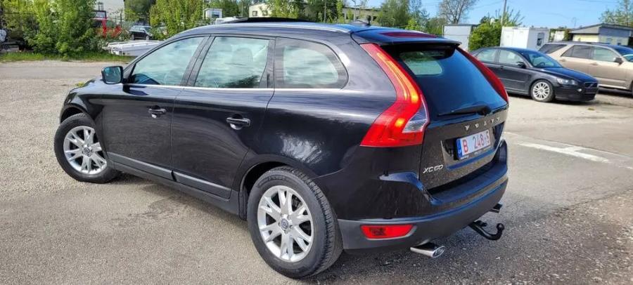 Black Volvo XC60 2009 in Riga, with an engine capacity of 2.40 L and mileage of 234 thousand km for 10200 €, photo 29 on AUTOMOTO.COM.LV
