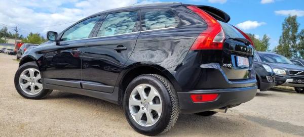 Melns Volvo XC60 2009 Rīga, ar dzinēja tilpumu 2.40 L un nobraukumu 271 tūkst. km par 10200 €, foto 4 vietnē AUTOMOTO.COM.LV
