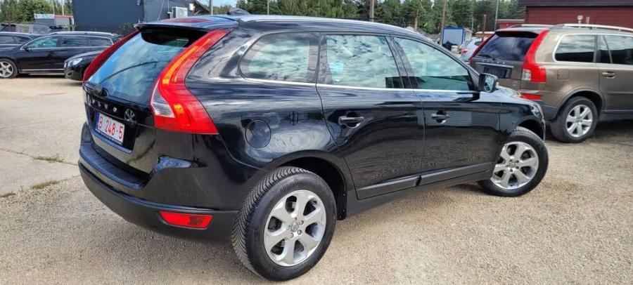 Black Volvo XC60 2009 in Riga, with an engine capacity of 2.40 L and mileage of 271 thousand km for 10200 €, photo 7 on AUTOMOTO.COM.LV