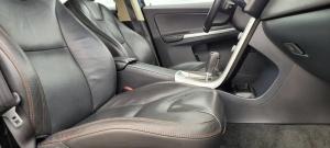 Black Volvo XC60 2009 in Riga, with an engine capacity of 2.40 L and mileage of 271 thousand km for 10200 €, photo 16 on AUTOMOTO.COM.LV