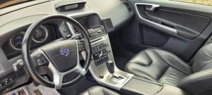 Black Volvo XC60 2009 in Riga, with an engine capacity of 2.40 L and mileage of 271 thousand km for 10200 €, photo 18 on AUTOMOTO.COM.LV