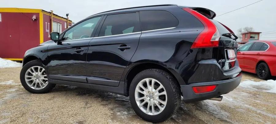 Melns Volvo XC60 2009 Rīga, ar dzinēja tilpumu 2.40 L un nobraukumu 235 tūkst. km par 10200 €, foto 7 vietnē AUTOMOTO.COM.LV