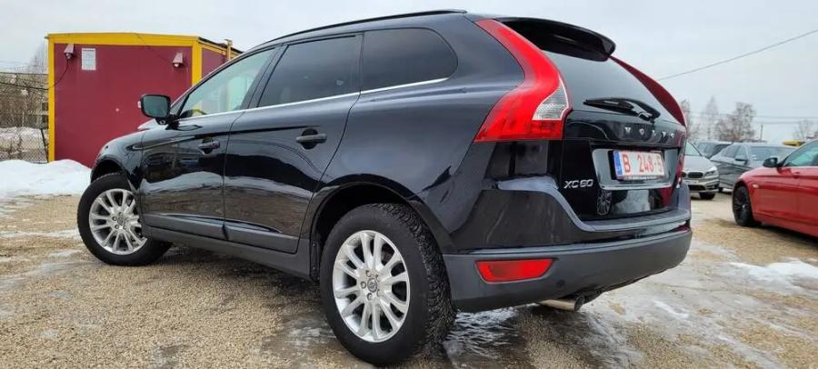 Melns Volvo XC60 2009 Rīga, ar dzinēja tilpumu 2.40 L un nobraukumu 235 tūkst. km par 10200 €, foto 8 vietnē AUTOMOTO.COM.LV