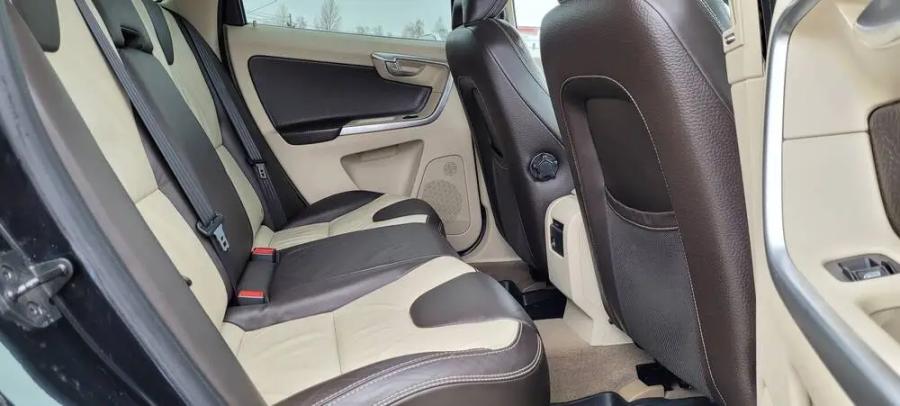 Melns Volvo XC60 2009 Rīga, ar dzinēja tilpumu 2.40 L un nobraukumu 235 tūkst. km par 10200 €, foto 25 vietnē AUTOMOTO.COM.LV