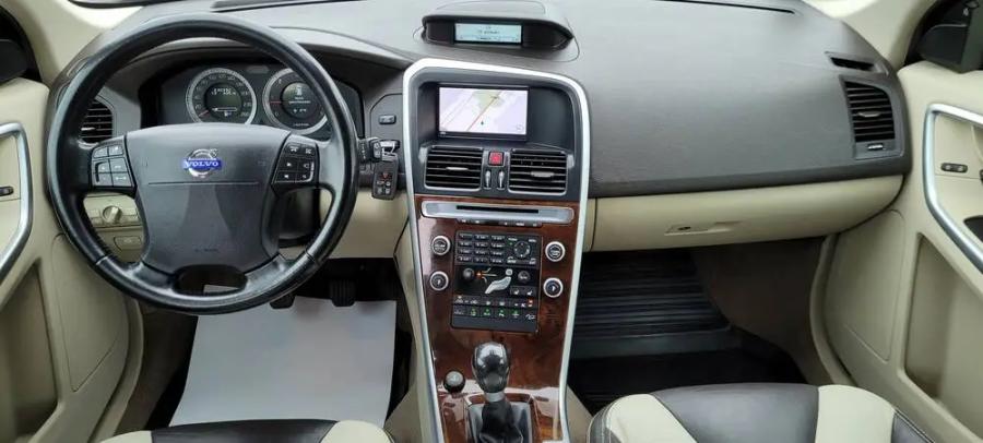 Melns Volvo XC60 2009 Rīga, ar dzinēja tilpumu 2.40 L un nobraukumu 235 tūkst. km par 10200 €, foto 29 vietnē AUTOMOTO.COM.LV