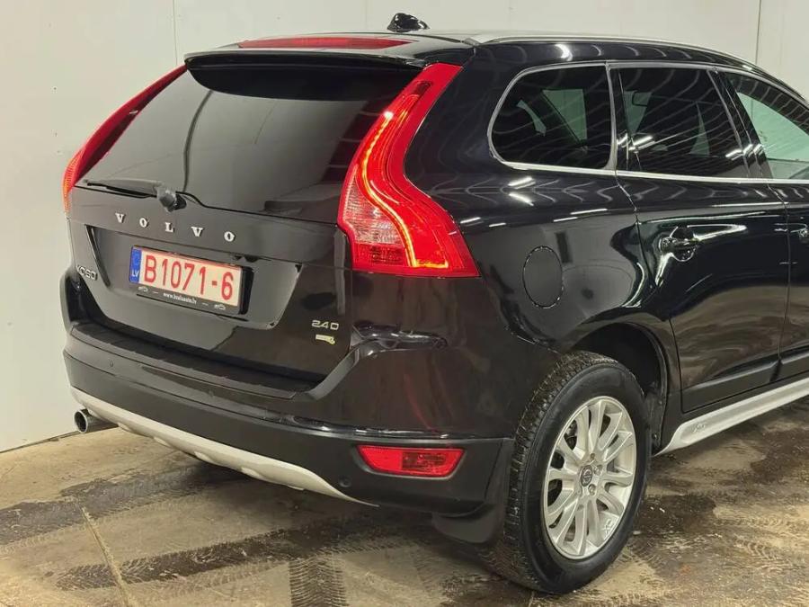 Melns Volvo XC60 2009 Jūrmala, ar dzinēja tilpumu 2.40 L un nobraukumu 378 tūkst. km par 6950 €, foto 10 vietnē AUTOMOTO.COM.LV