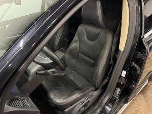Melns Volvo XC60 2009 Jūrmala, ar dzinēja tilpumu 2.40 L un nobraukumu 378 tūkst. km par 6950 €, foto 17 vietnē AUTOMOTO.COM.LV