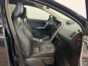 Melns Volvo XC60 2009 Jūrmala, ar dzinēja tilpumu 2.40 L un nobraukumu 378 tūkst. km par 6950 €, foto 18 vietnē AUTOMOTO.COM.LV