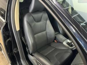 Melns Volvo XC60 2009 Jūrmala, ar dzinēja tilpumu 2.40 L un nobraukumu 378 tūkst. km par 6950 €, foto 20 vietnē AUTOMOTO.COM.LV