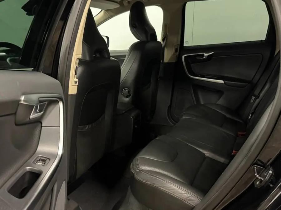 Melns Volvo XC60 2009 Jūrmala, ar dzinēja tilpumu 2.40 L un nobraukumu 378 tūkst. km par 6950 €, foto 21 vietnē AUTOMOTO.COM.LV
