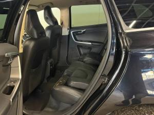 Melns Volvo XC60 2009 Jūrmala, ar dzinēja tilpumu 2.40 L un nobraukumu 378 tūkst. km par 6950 €, foto 22 vietnē AUTOMOTO.COM.LV