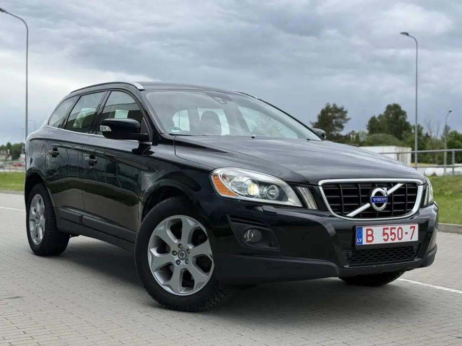 Melns Volvo XC60 2009 Rēzekne, ar dzinēja tilpumu 2.40 L un nobraukumu 312 tūkst. km par 6990 €, foto 4 vietnē AUTOMOTO.COM.LV