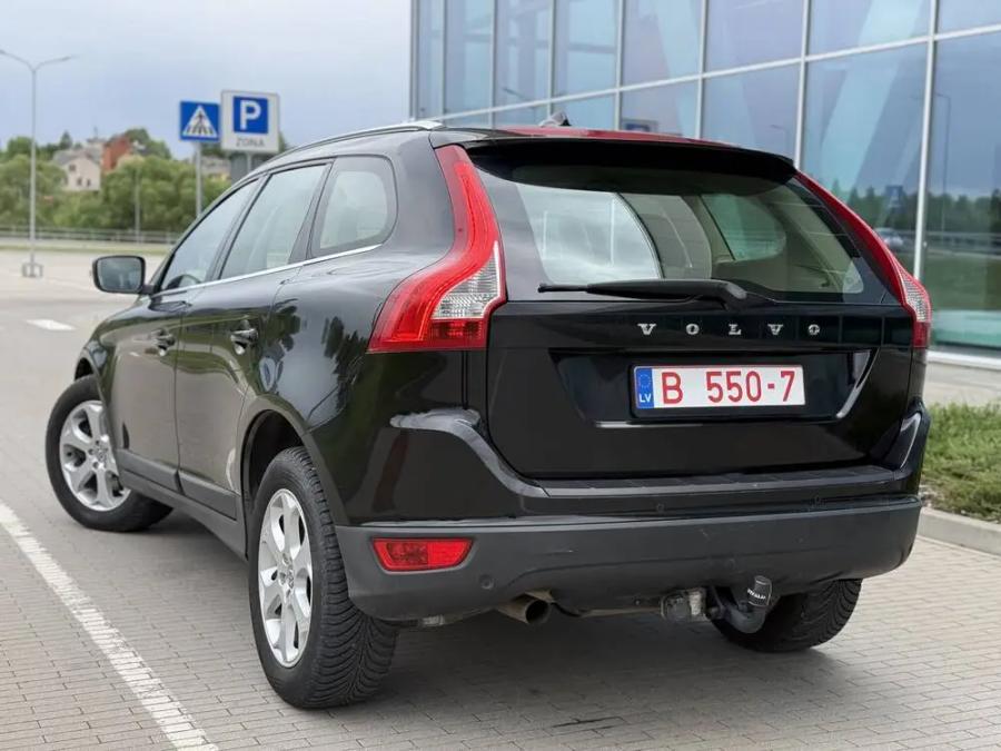 Melns Volvo XC60 2009 Rēzekne, ar dzinēja tilpumu 2.40 L un nobraukumu 312 tūkst. km par 6990 €, foto 5 vietnē AUTOMOTO.COM.LV