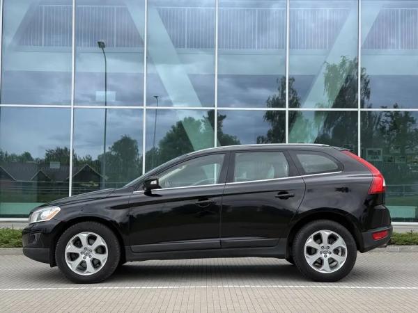 Black Volvo XC60 2009 in Rezekne, with an engine capacity of 2.40 L and mileage of 312 thousand km for 6990 €, photo 6 on AUTOMOTO.COM.LV