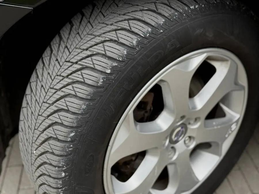 Melns Volvo XC60 2009 Rēzekne, ar dzinēja tilpumu 2.40 L un nobraukumu 312 tūkst. km par 6990 €, foto 8 vietnē AUTOMOTO.COM.LV