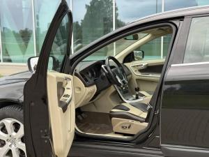 Melns Volvo XC60 2009 Rēzekne, ar dzinēja tilpumu 2.40 L un nobraukumu 312 tūkst. km par 6990 €, foto 9 vietnē AUTOMOTO.COM.LV