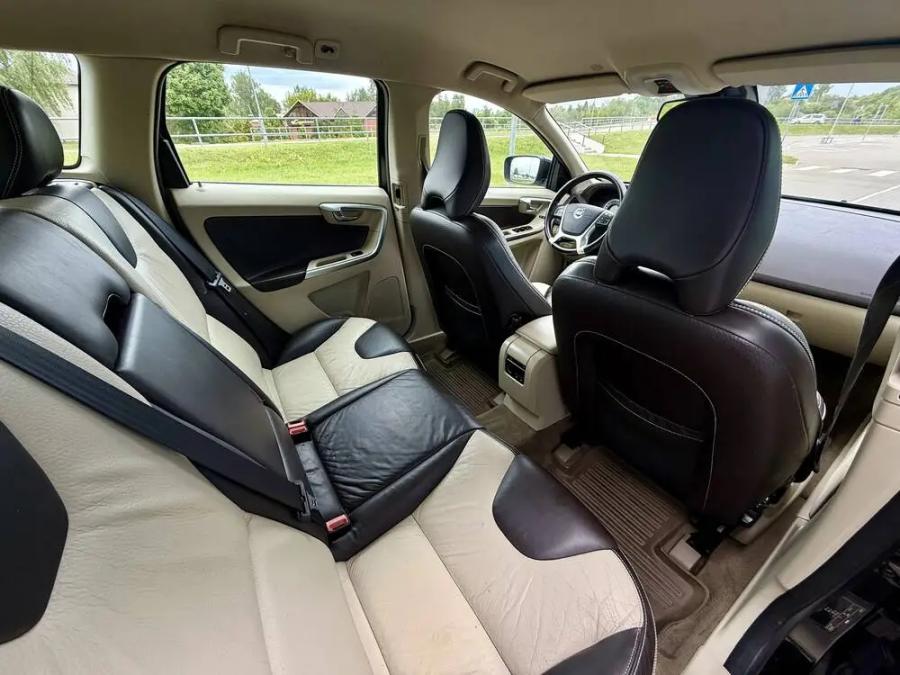 Melns Volvo XC60 2009 Rēzekne, ar dzinēja tilpumu 2.40 L un nobraukumu 312 tūkst. km par 6990 €, foto 12 vietnē AUTOMOTO.COM.LV