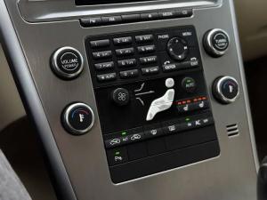 Melns Volvo XC60 2009 Rēzekne, ar dzinēja tilpumu 2.40 L un nobraukumu 312 tūkst. km par 6990 €, foto 17 vietnē AUTOMOTO.COM.LV