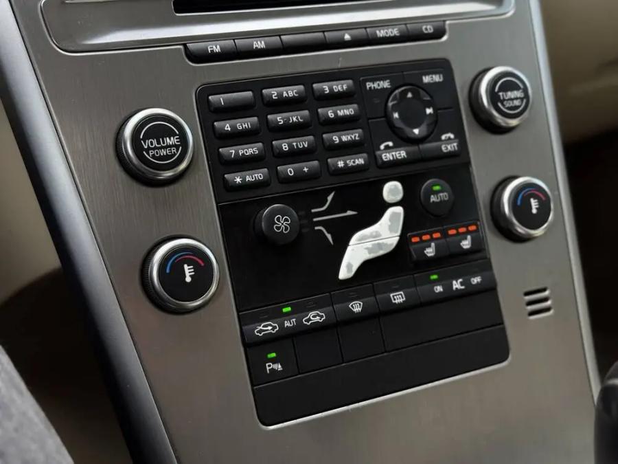Melns Volvo XC60 2009 Rēzekne, ar dzinēja tilpumu 2.40 L un nobraukumu 312 tūkst. km par 6990 €, foto 17 vietnē AUTOMOTO.COM.LV