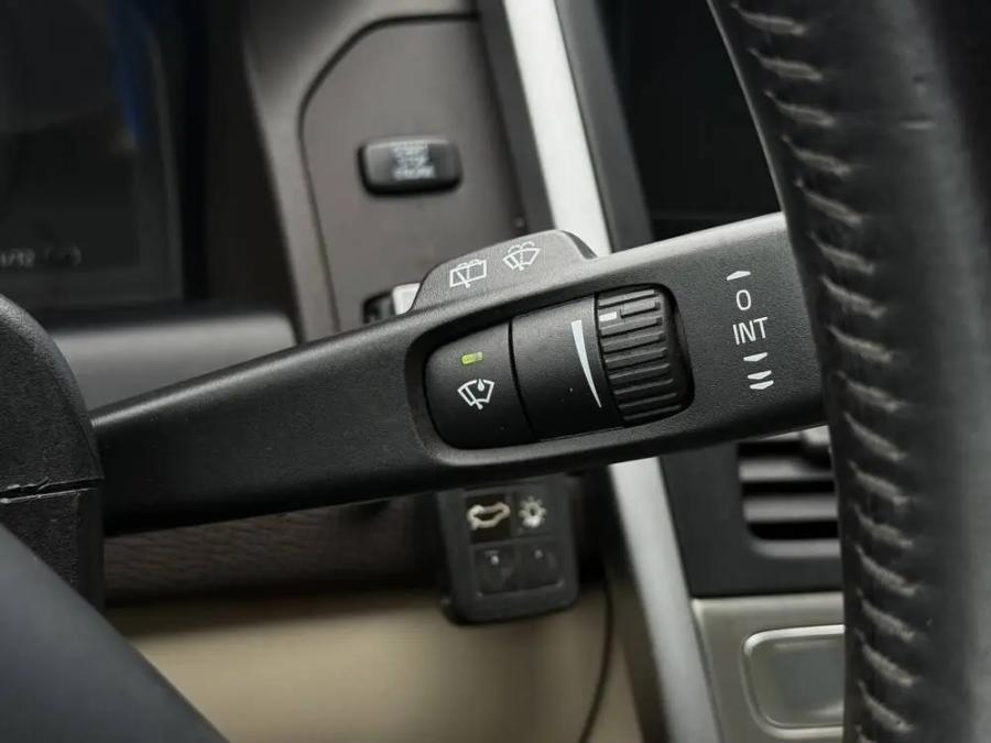 Melns Volvo XC60 2009 Rēzekne, ar dzinēja tilpumu 2.40 L un nobraukumu 312 tūkst. km par 6990 €, foto 19 vietnē AUTOMOTO.COM.LV