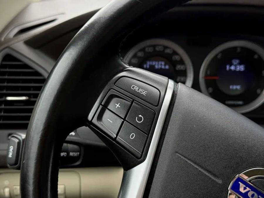 Melns Volvo XC60 2009 Rēzekne, ar dzinēja tilpumu 2.40 L un nobraukumu 312 tūkst. km par 6990 €, foto 20 vietnē AUTOMOTO.COM.LV