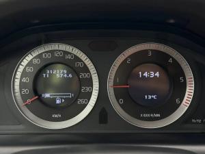 Melns Volvo XC60 2009 Rēzekne, ar dzinēja tilpumu 2.40 L un nobraukumu 312 tūkst. km par 6990 €, foto 21 vietnē AUTOMOTO.COM.LV