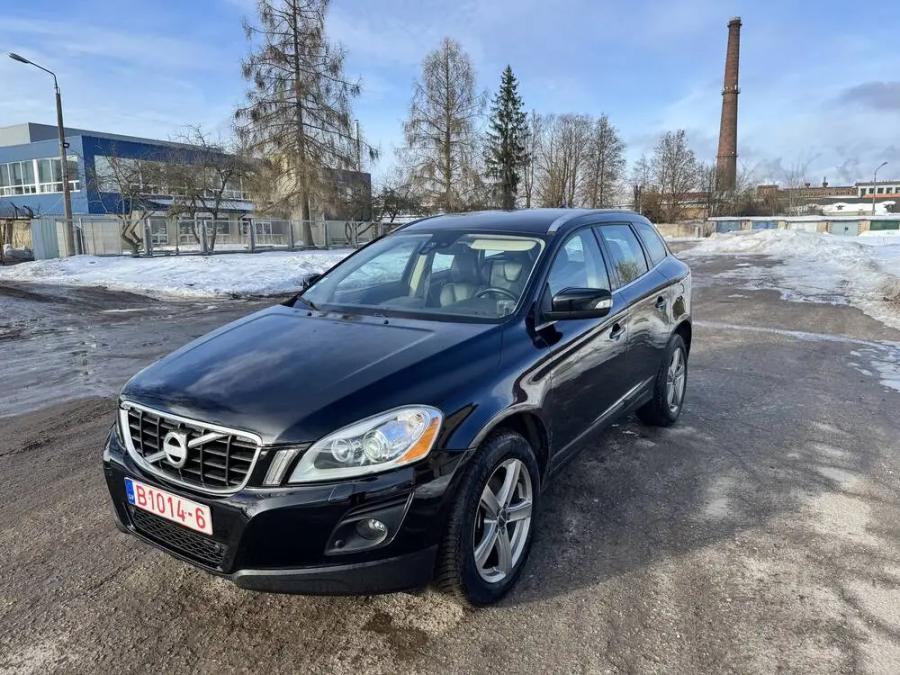 Black Volvo XC60 2009 in Rezekne, with an engine capacity of 2.40 L and mileage of 257 thousand km for 7300 €, photo 3 on AUTOMOTO.COM.LV