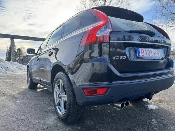 Black Volvo XC60 2009 in Rezekne, with an engine capacity of 2.40 L and mileage of 257 thousand km for 7300 €, photo 3 on AUTOMOTO.COM.LV