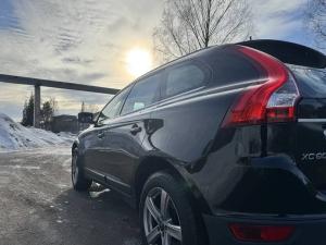Black Volvo XC60 2009 in Rezekne, with an engine capacity of 2.40 L and mileage of 257 thousand km for 7300 €, photo 5 on AUTOMOTO.COM.LV