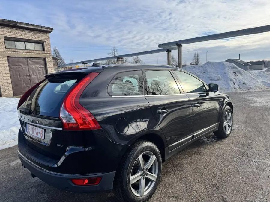 Black Volvo XC60 2009 in Rezekne, with an engine capacity of 2.40 L and mileage of 257 thousand km for 7300 €, photo 7 on AUTOMOTO.COM.LV