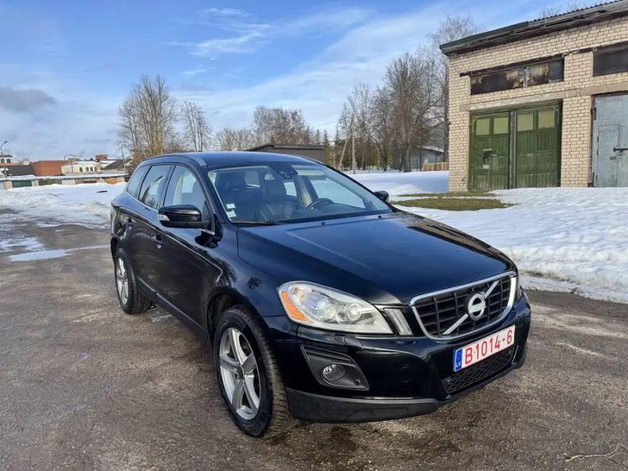 Black Volvo XC60 2009 in Rezekne, with an engine capacity of 2.40 L and mileage of 257 thousand km for 7300 €, photo 8 on AUTOMOTO.COM.LV