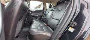 Black Volvo XC60 2009 in Riga, with an engine capacity of 2.40 L and mileage of 309 thousand km for 8990 €, photo 12 on AUTOMOTO.COM.LV