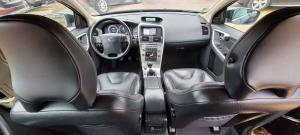 Black Volvo XC60 2009 in Riga, with an engine capacity of 2.40 L and mileage of 309 thousand km for 8990 €, photo 14 on AUTOMOTO.COM.LV
